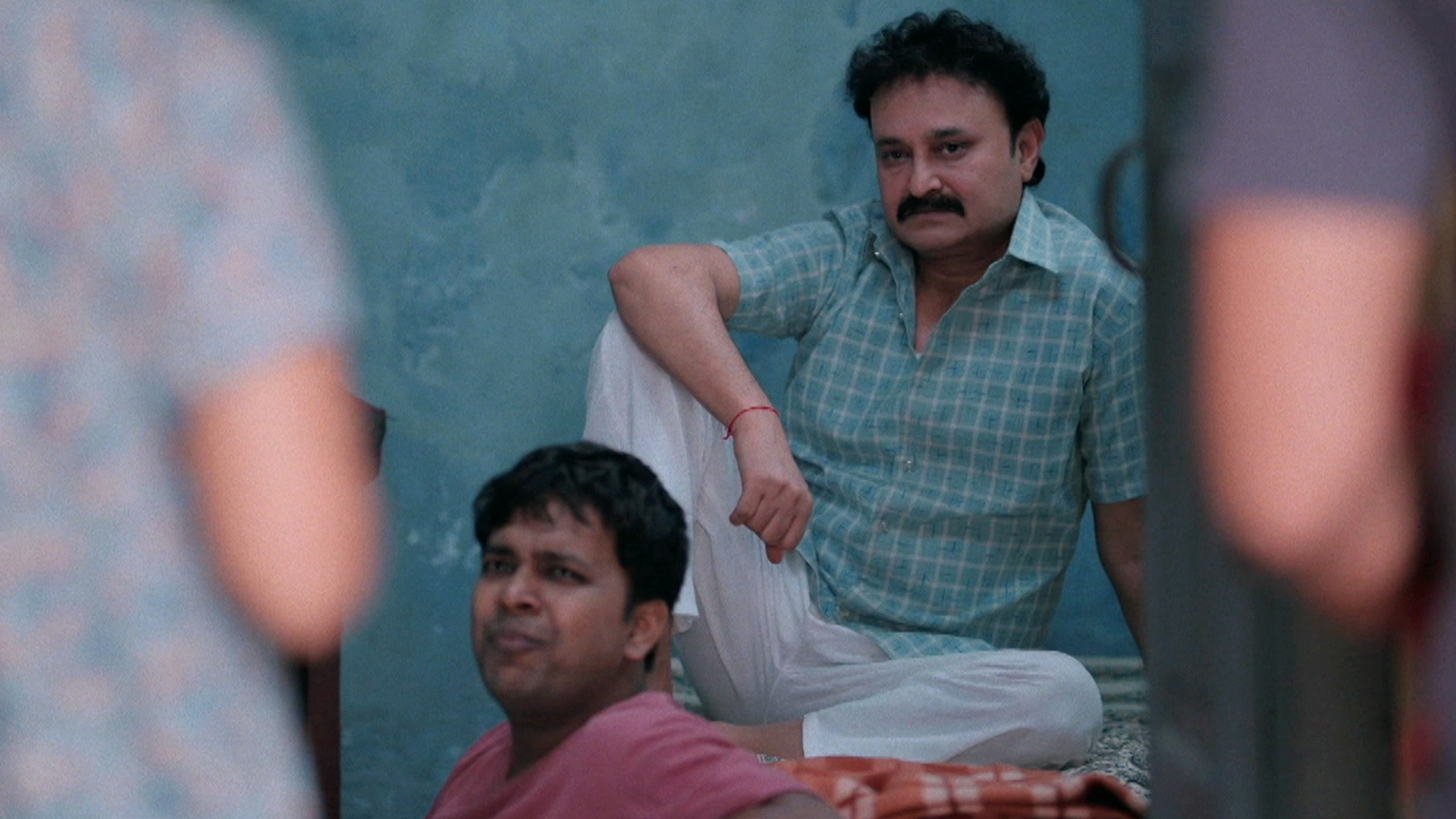 Watch Gullak Season 3 Episode 5 Online - Izzat Ki Chamkaar - Sony LIV ...