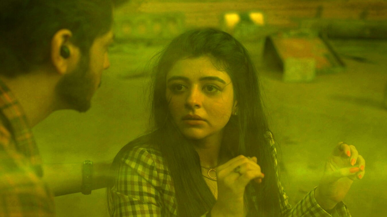 Watch Zara Looks For Veer Full HD Video Clips on Sony LIV