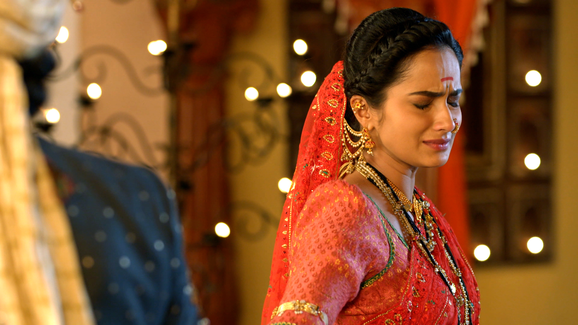 Watch Ahilya Holds Back Her Tears Full HD Video Clips on Sony LIV