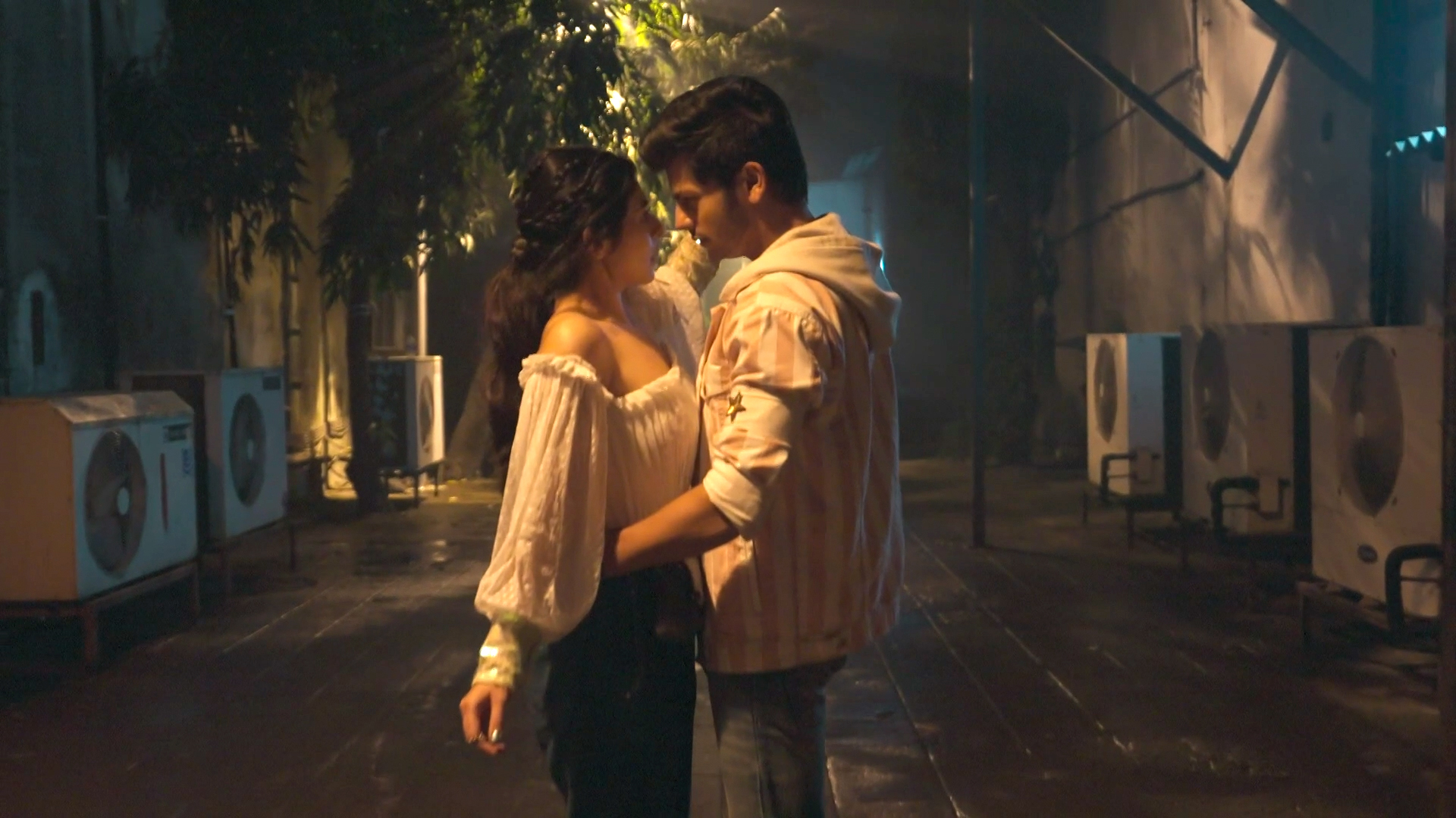 Watch Hero: Gayab Mode On Episode No. 30 TV Series Online - Veer Saves ...