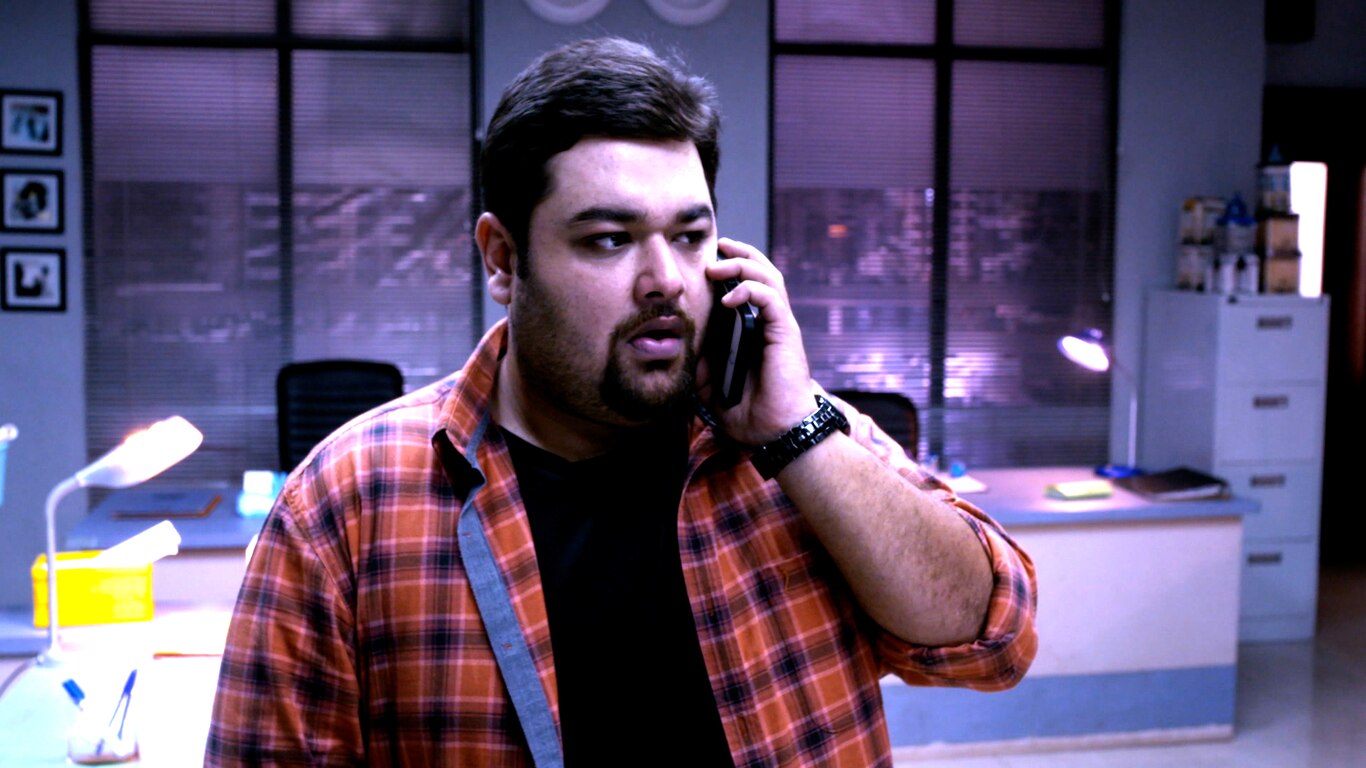 Watch CID (Bangla) Episode no. 1530 TV Series Online - Blast On A ...