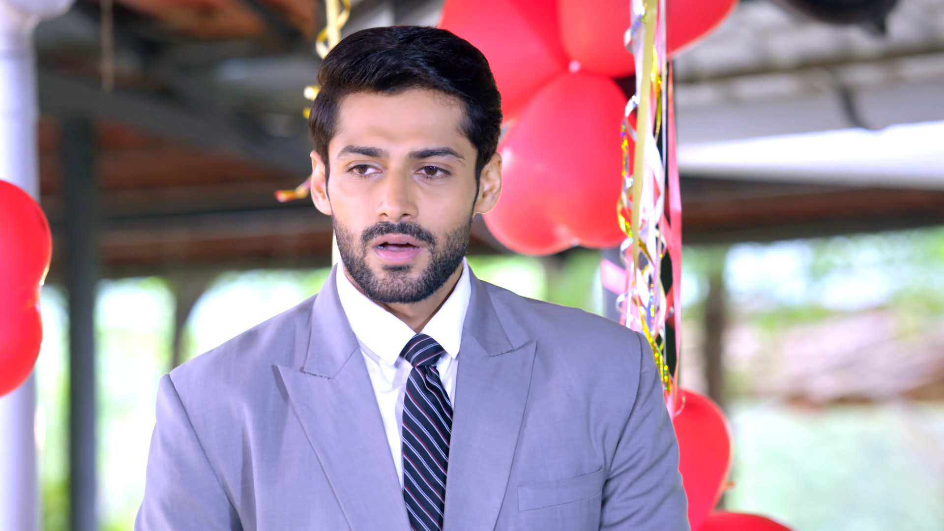 Watch Sophie's Social Media from Vanshaj online - Sony LIV